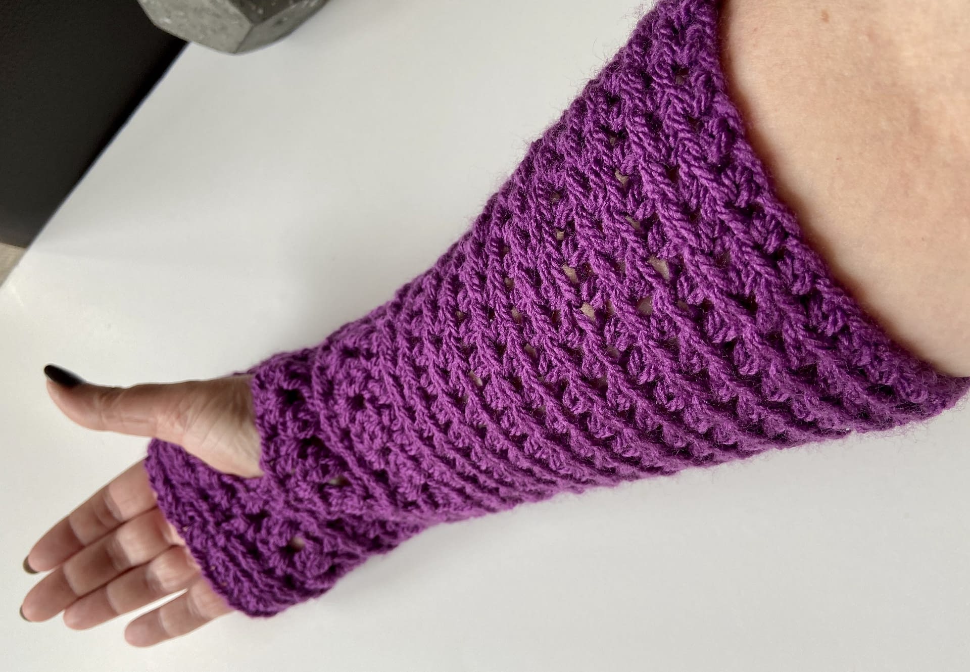 Modig Fingerless Gauntlets Gloves in Acrylic ⋆ Hooking Love